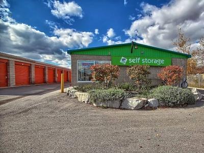 Storage Units at StorageMart | 2032 Commerce Park Dr Innisfil ON